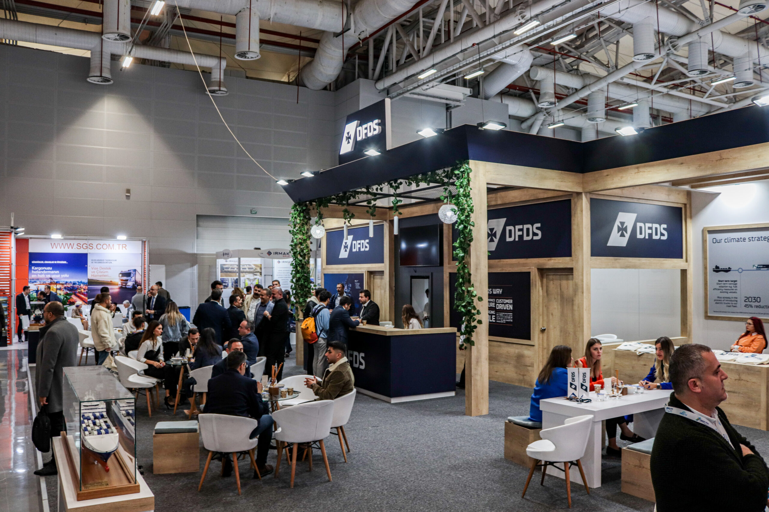 DFDS- LOGITRANS- İSTANBUL KADİR TOPBAŞ GÖSTERİ MERKEZİ — HES Design